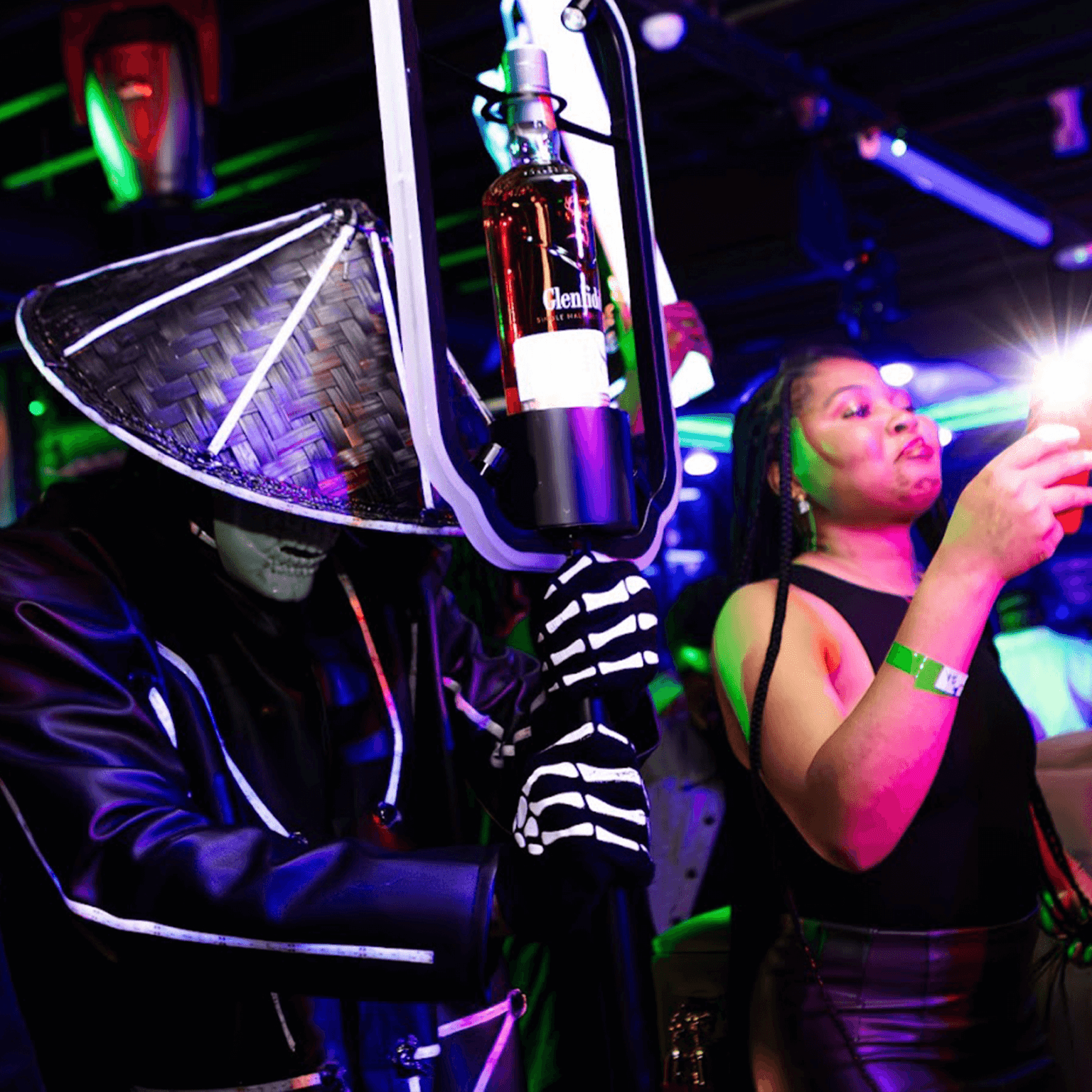 042 Lounge London - Where The Night Comes Alive!